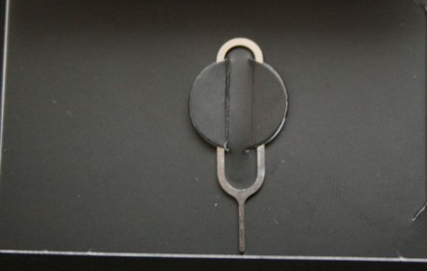 Apple y Liquidmetal, Apple ya emplea el metal más duro del mundo