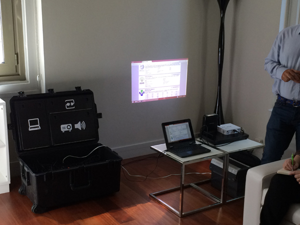 Vodafone y Acnur presentan la Instant Classroom, una escuela digital en ...