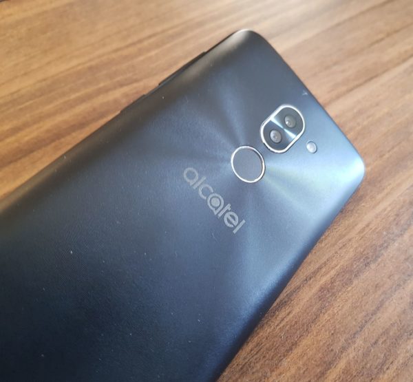 Alcatel 3X, móvil con doble cámara trasera y pantalla sin marcos