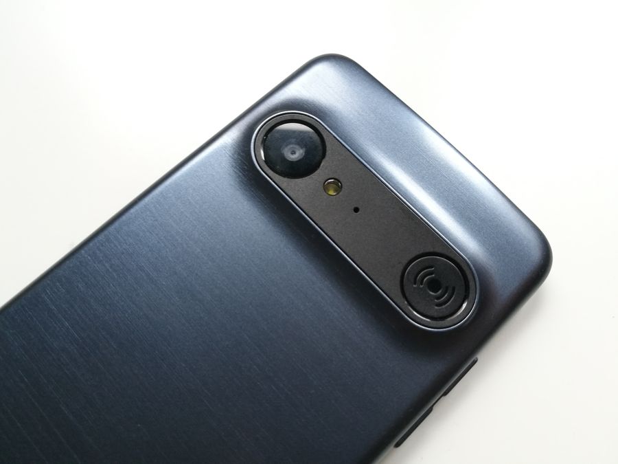 Doro 8035, móvil fácil de usar para personas mayores