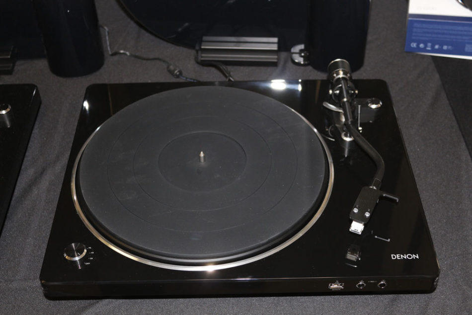 Denon DP-450 USB, el tocadiscos perfecto para archivar tus vinilos en MP3