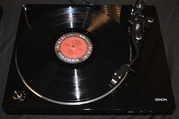 Denon DP-450 USB, el tocadiscos perfecto para archivar tus vinilos en MP3