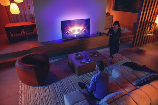 Philips OLED+ 907, calidad de imagen y barra de sonido unidas en una ...