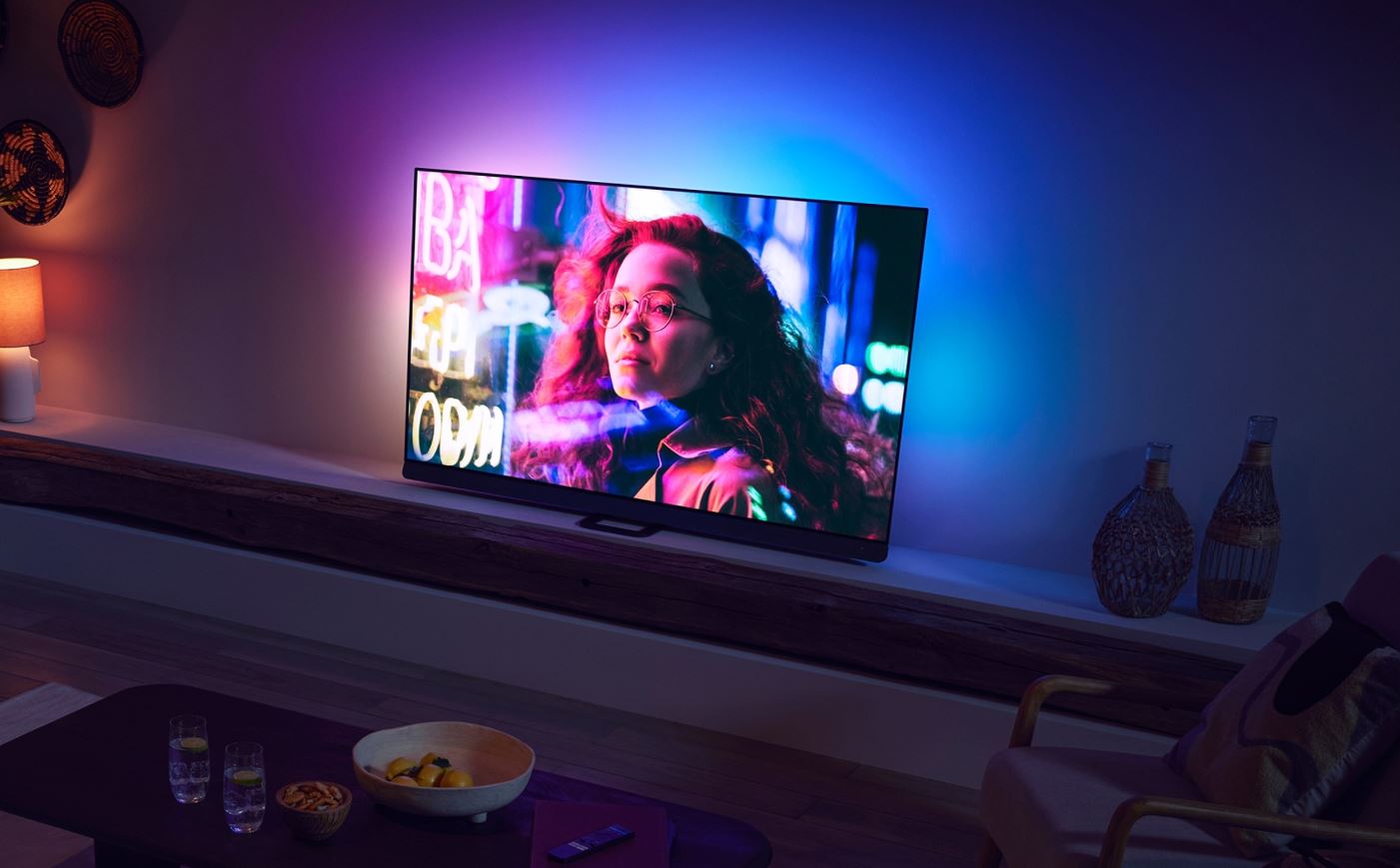 Philips OLED+ 908, un televisor con un gran nivel de brillo y ...