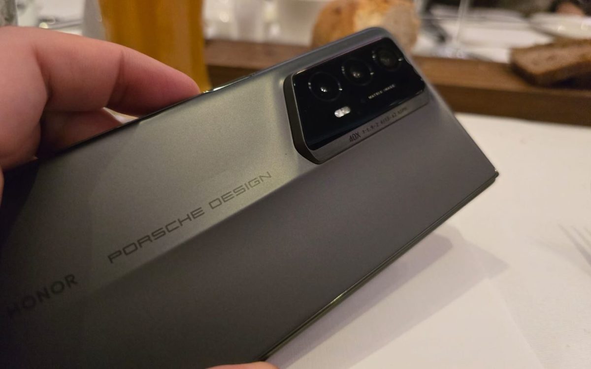 Porsche Design HONOR Magic V2 RSR, el plegable más fino con un toque ...