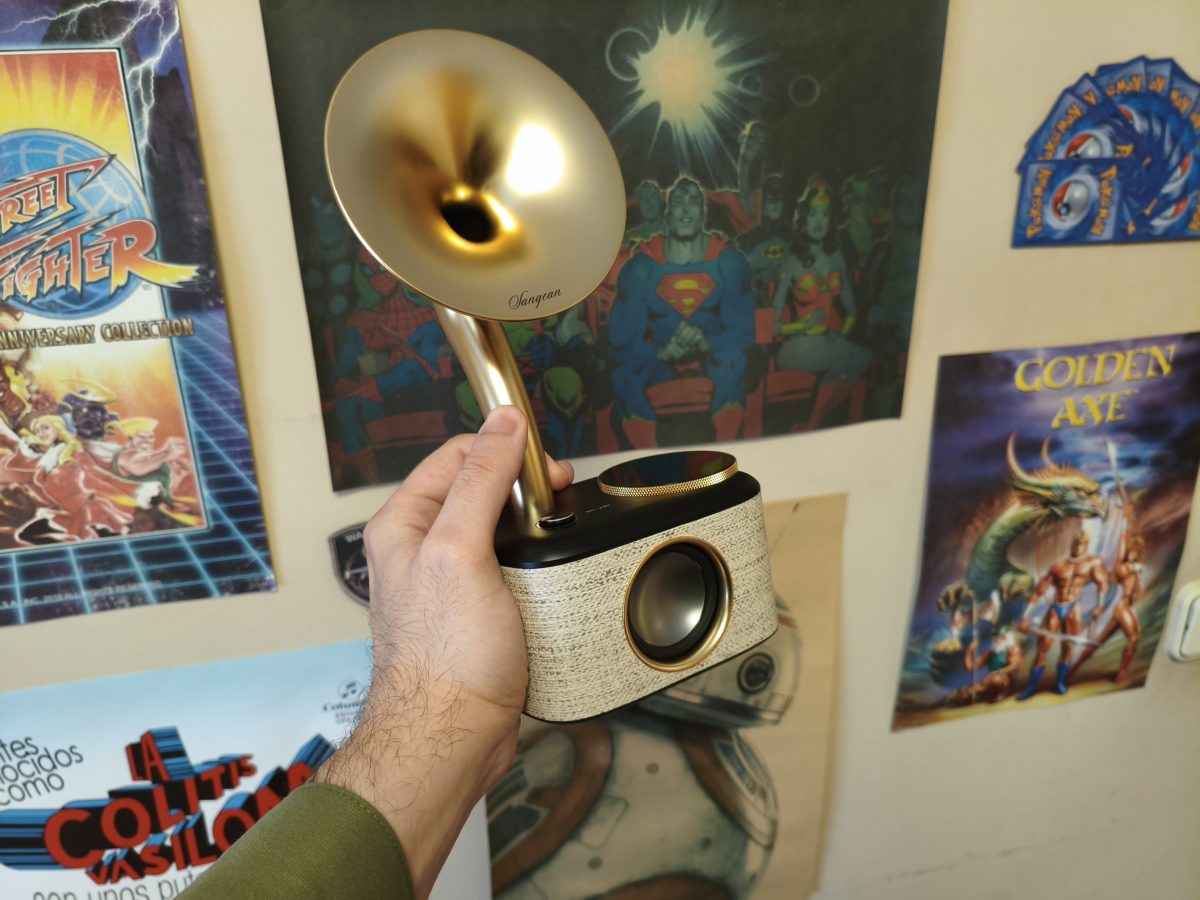 Sangean CP-100D, una radio portátil con diseño de gramófono y conexión Bluetooth